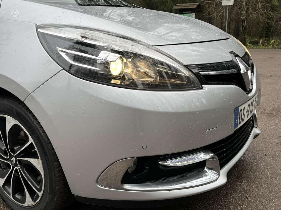 Grey Renault Scenic 2015 in Taurage, with an engine capacity of 1.60 L and mileage of 220 thousand km for 3750 €, photo 10 on AUTOMOTO.COM.LV