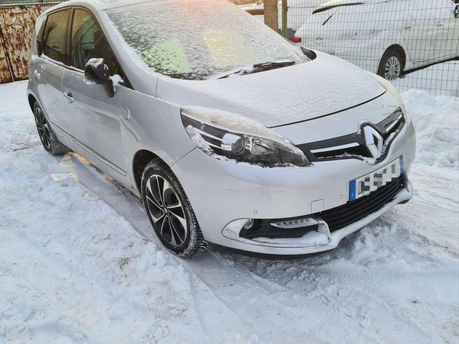 Pelēks Renault Scenic 2015 Tauragė, ar dzinēja tilpumu 1.20 L un nobraukumu 119 tūkst. km par 4400 €, foto 1 vietnē AUTOMOTO.COM.LV