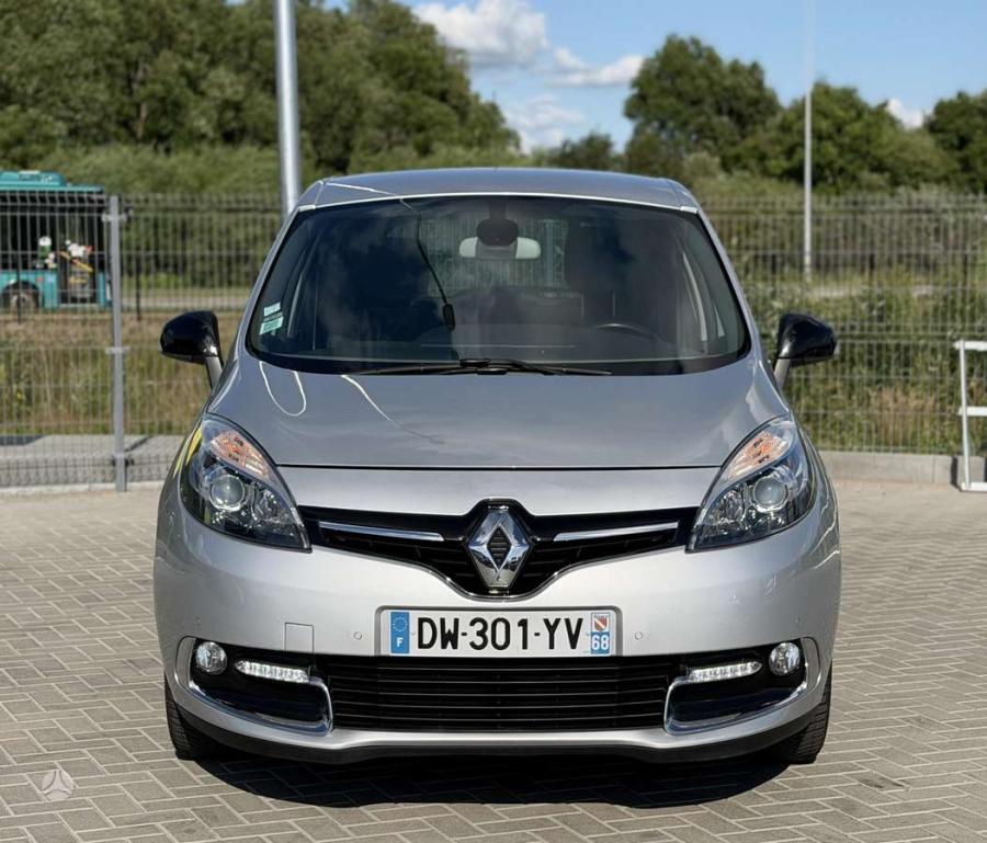 Grey Renault Scenic 2015 in Taurage, with an engine capacity of 1.60 L and mileage of 228 thousand km for 4499 €, photo 11 on AUTOMOTO.COM.LV