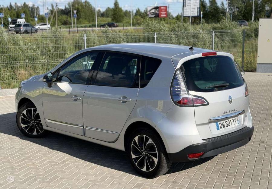 Grey Renault Scenic 2015 in Taurage, with an engine capacity of 1.60 L and mileage of 228 thousand km for 4499 €, photo 19 on AUTOMOTO.COM.LV