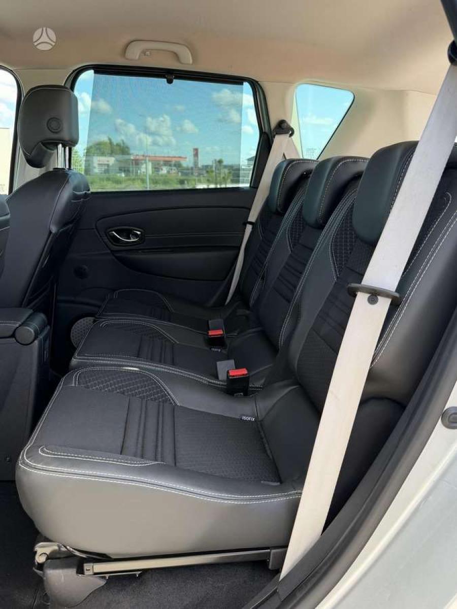 Grey Renault Scenic 2015 in Taurage, with an engine capacity of 1.60 L and mileage of 228 thousand km for 4499 €, photo 28 on AUTOMOTO.COM.LV