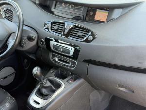 Grey Renault Scenic 2015 in Taurage, with an engine capacity of 1.60 L and mileage of 228 thousand km for 4499 €, photo 31 on AUTOMOTO.COM.LV