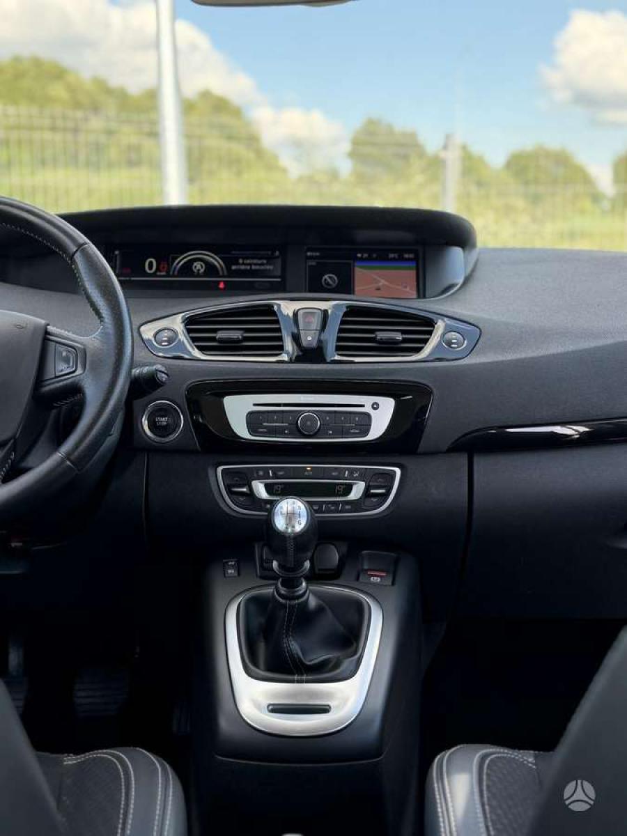 Grey Renault Scenic 2015 in Taurage, with an engine capacity of 1.60 L and mileage of 228 thousand km for 4499 €, photo 34 on AUTOMOTO.COM.LV