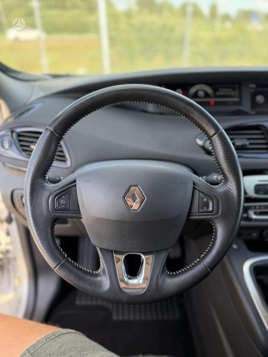 Grey Renault Scenic 2015 in Taurage, with an engine capacity of 1.60 L and mileage of 228 thousand km for 4499 €, photo 37 on AUTOMOTO.COM.LV