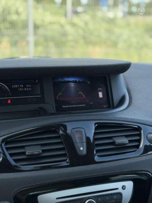 Grey Renault Scenic 2015 in Taurage, with an engine capacity of 1.60 L and mileage of 228 thousand km for 4499 €, photo 39 on AUTOMOTO.COM.LV
