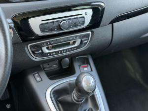 Grey Renault Scenic 2015 in Taurage, with an engine capacity of 1.60 L and mileage of 228 thousand km for 4499 €, photo 40 on AUTOMOTO.COM.LV