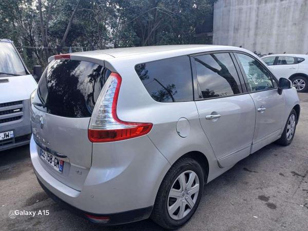 Grey Renault Scenic 2016 in Taurage, with an engine capacity of 1.46 L and mileage of 320 thousand km for 3300 €, photo 4 on AUTOMOTO.COM.LV