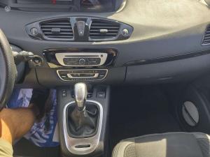 Grey Renault Scenic 2016 in Taurage, with an engine capacity of 1.46 L and mileage of 253 thousand km for 3900 €, photo 12 on AUTOMOTO.COM.LV