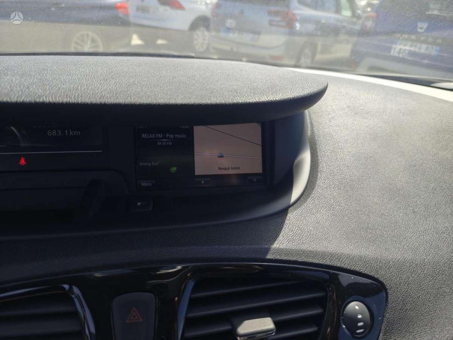 Grey Renault Scenic 2016 in Taurage, with an engine capacity of 1.46 L and mileage of 253 thousand km for 3900 €, photo 14 on AUTOMOTO.COM.LV