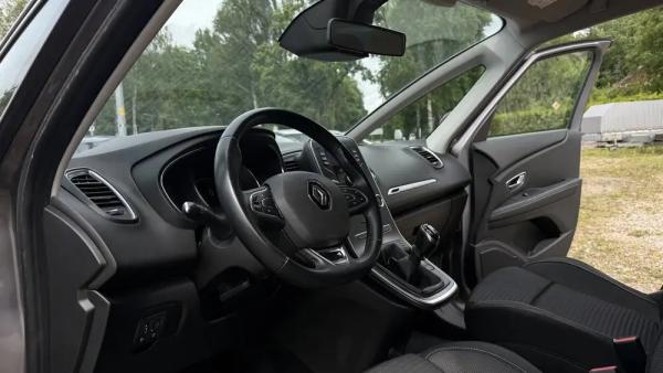 Grey Renault Scenic 2016 in Jelgava, with an engine capacity of 1.20 L and mileage of 155 thousand km for 7990 €, photo 7 on AUTOMOTO.COM.LV