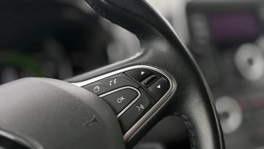 Grey Renault Scenic 2016 in Jelgava, with an engine capacity of 1.20 L and mileage of 155 thousand km for 7990 €, photo 22 on AUTOMOTO.COM.LV