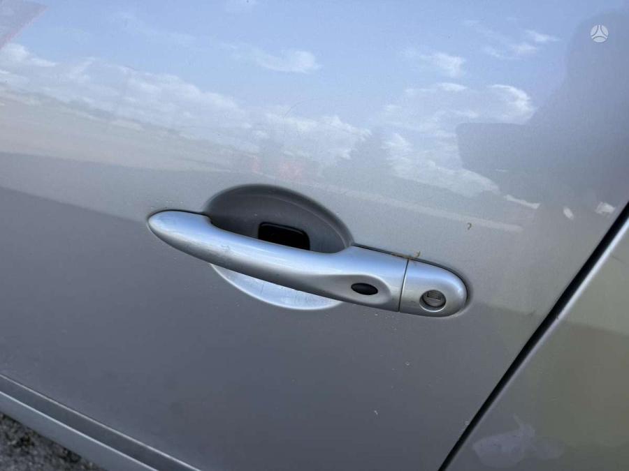 Grey Renault Scenic 2016 in Taurage, with an engine capacity of 1.60 L and mileage of 159 thousand km for 4800 €, photo 12 on AUTOMOTO.COM.LV