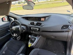 Grey Renault Scenic 2016 in Taurage, with an engine capacity of 1.60 L and mileage of 159 thousand km for 4800 €, photo 15 on AUTOMOTO.COM.LV
