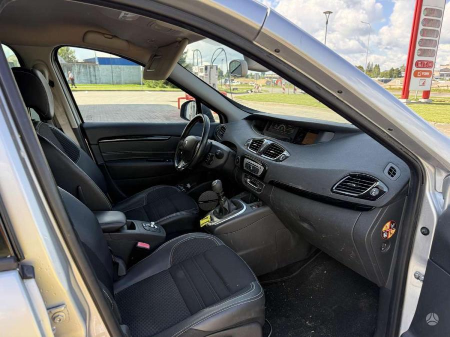 Grey Renault Scenic 2016 in Taurage, with an engine capacity of 1.60 L and mileage of 159 thousand km for 4800 €, photo 16 on AUTOMOTO.COM.LV