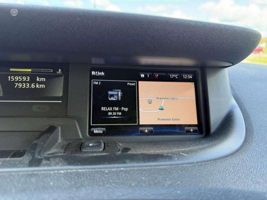 Grey Renault Scenic 2016 in Taurage, with an engine capacity of 1.60 L and mileage of 159 thousand km for 4800 €, photo 19 on AUTOMOTO.COM.LV