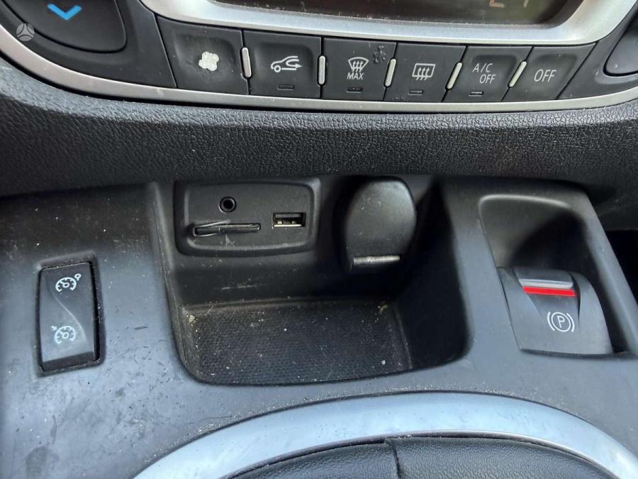 Grey Renault Scenic 2016 in Taurage, with an engine capacity of 1.60 L and mileage of 159 thousand km for 4800 €, photo 21 on AUTOMOTO.COM.LV