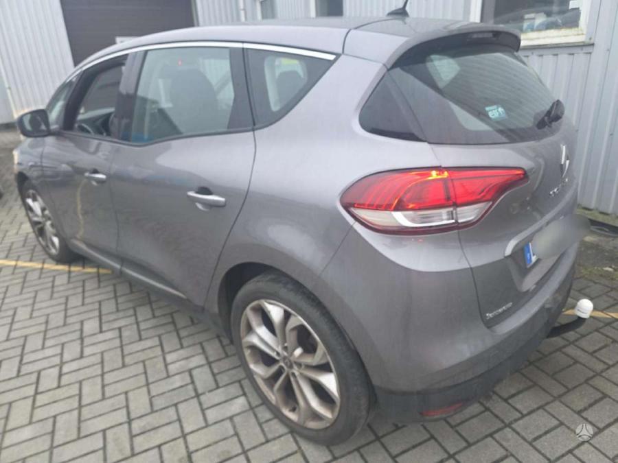 Grey Renault Scenic 2017 in Taurage, with an engine capacity of 1.60 L and mileage of 61 thousand km for 8850 €, photo 4 on AUTOMOTO.COM.LV
