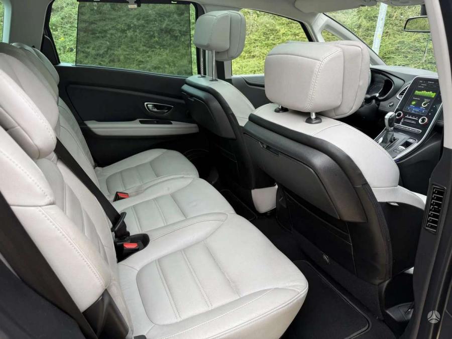 Pelēks Renault Scenic 2017 Viļņa, ar dzinēja tilpumu 1.60 L un nobraukumu 245 tūkst. km par 8999 €, foto 12 vietnē AUTOMOTO.COM.LV