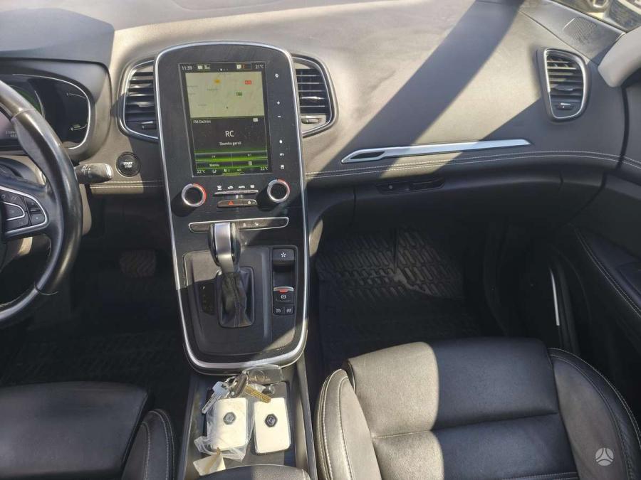 Grey Renault Scenic 2018 in Taurage, with an engine capacity of 1.33 L and mileage of 210 thousand km for 6300 €, photo 8 on AUTOMOTO.COM.LV