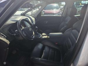 Grey Renault Scenic 2018 in Taurage, with an engine capacity of 1.33 L and mileage of 210 thousand km for 6300 €, photo 9 on AUTOMOTO.COM.LV