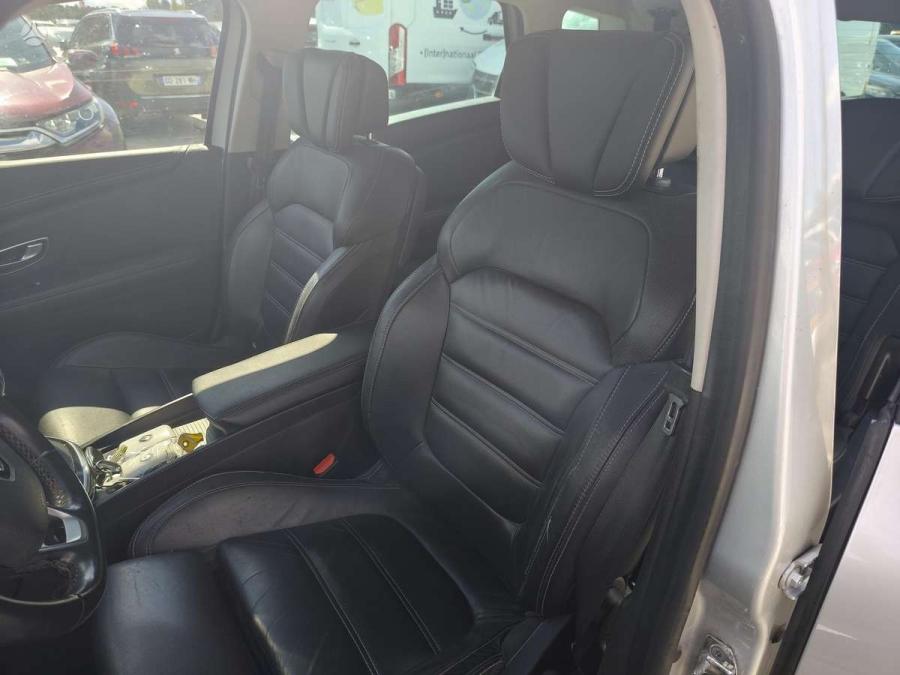 Grey Renault Scenic 2018 in Taurage, with an engine capacity of 1.33 L and mileage of 210 thousand km for 6300 €, photo 10 on AUTOMOTO.COM.LV