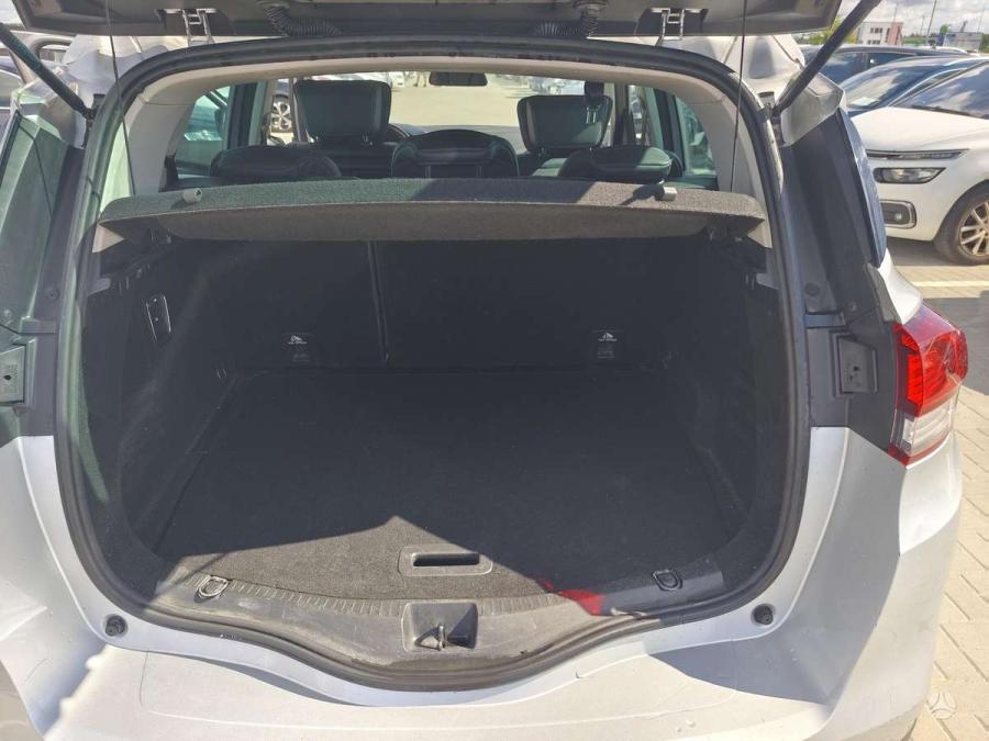 Grey Renault Scenic 2018 in Taurage, with an engine capacity of 1.33 L and mileage of 210 thousand km for 6300 €, photo 18 on AUTOMOTO.COM.LV