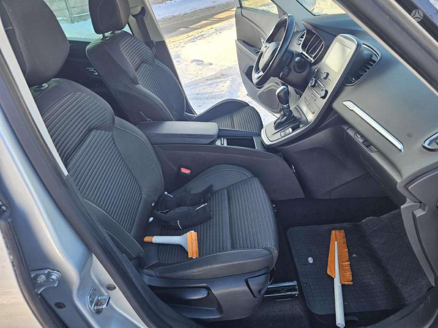 Pelēks Renault Scenic 2019 Tauragė, ar dzinēja tilpumu 1.75 L un nobraukumu 227 tūkst. km par 7700 €, foto 18 vietnē AUTOMOTO.COM.LV