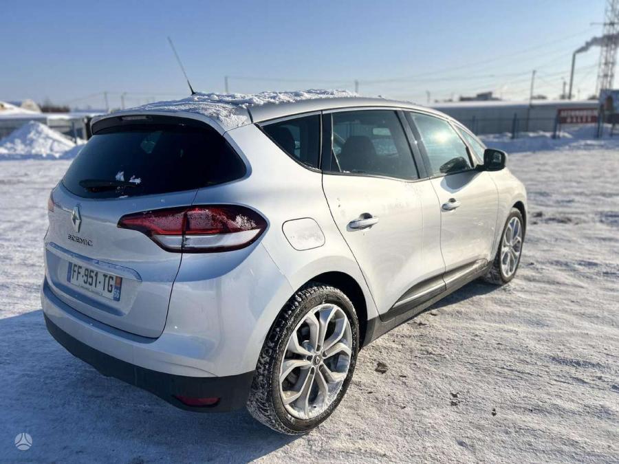 Grey Renault Scenic 2019 in Panevezys, with an engine capacity of 1.75 L and mileage of 270 thousand km for 7790 €, photo 7 on AUTOMOTO.COM.LV