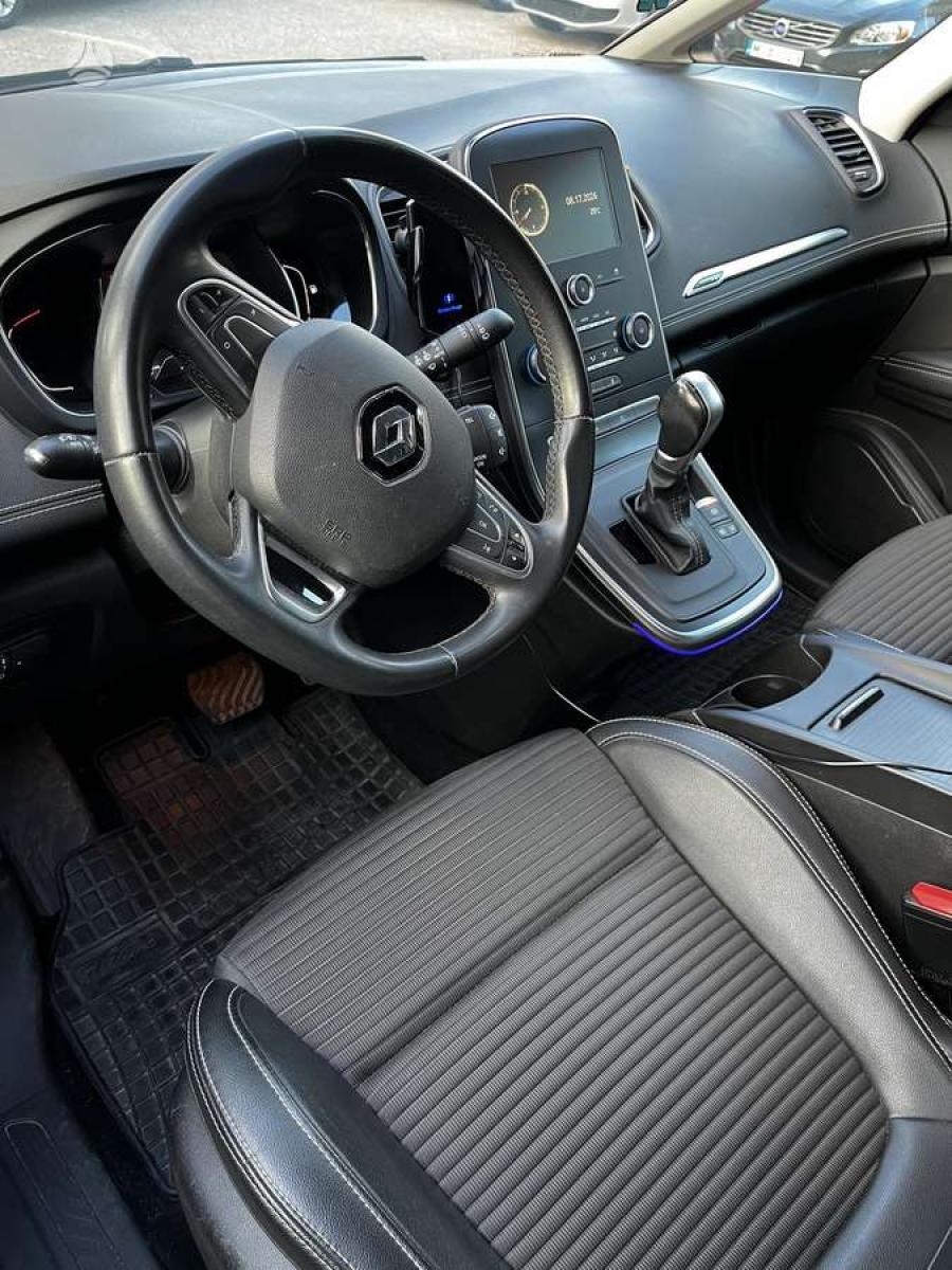 Pelēks Renault Scenic 2019 Viļņa, ar dzinēja tilpumu 1.70 L un nobraukumu 195 tūkst. km par 9500 €, foto 9 vietnē AUTOMOTO.COM.LV