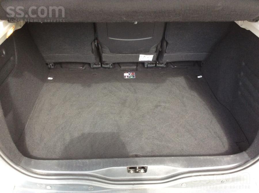 Grey Renault Scenic 2014 in Riga, with an engine capacity of 1.20 L and mileage of 70 thousand km for 6800 €, photo 8 on AUTOMOTO.COM.LV