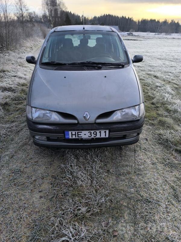 Grey Renault Scenic 1998 in Daugavpils, with an engine capacity of 2.00 L and mileage of 208 thousand km for 400 €, photo 1 on AUTOMOTO.COM.LV