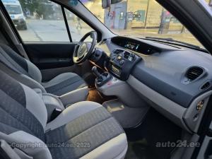 Pelēks Renault Scenic 2004 Tallina, ar dzinēja tilpumu 1.60 L un nobraukumu 210 tūkst. km par 899 €, foto 6 vietnē AUTOMOTO.COM.LV
