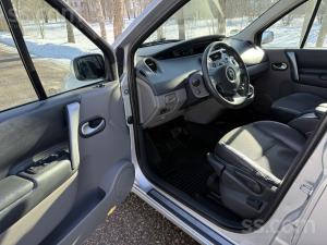 Pelēks Renault Scenic 2008 Dobele, ar dzinēja tilpumu 2.00 L un nobraukumu 239 tūkst. km par 1400 €, foto 11 vietnē AUTOMOTO.COM.LV