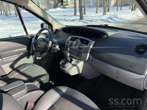 Pelēks Renault Scenic 2008 Dobele, ar dzinēja tilpumu 2.00 L un nobraukumu 239 tūkst. km par 1400 €, foto 17 vietnē AUTOMOTO.COM.LV