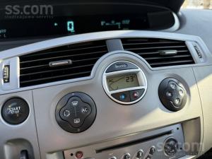 Pelēks Renault Scenic 2008 Dobele, ar dzinēja tilpumu 2.00 L un nobraukumu 239 tūkst. km par 1400 €, foto 21 vietnē AUTOMOTO.COM.LV