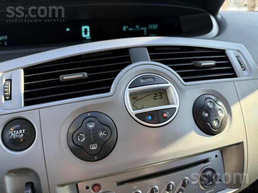 Pelēks Renault Scenic 2008 Dobele, ar dzinēja tilpumu 2.00 L un nobraukumu 239 tūkst. km par 1400 €, foto 21 vietnē AUTOMOTO.COM.LV