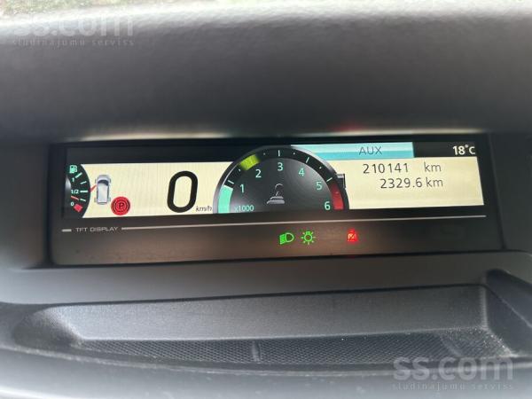 Grey Renault Scenic 2011 in Jelgava, with an engine capacity of 1.90 L and mileage of 210 thousand km for 2350 €, photo 9 on AUTOMOTO.COM.LV
