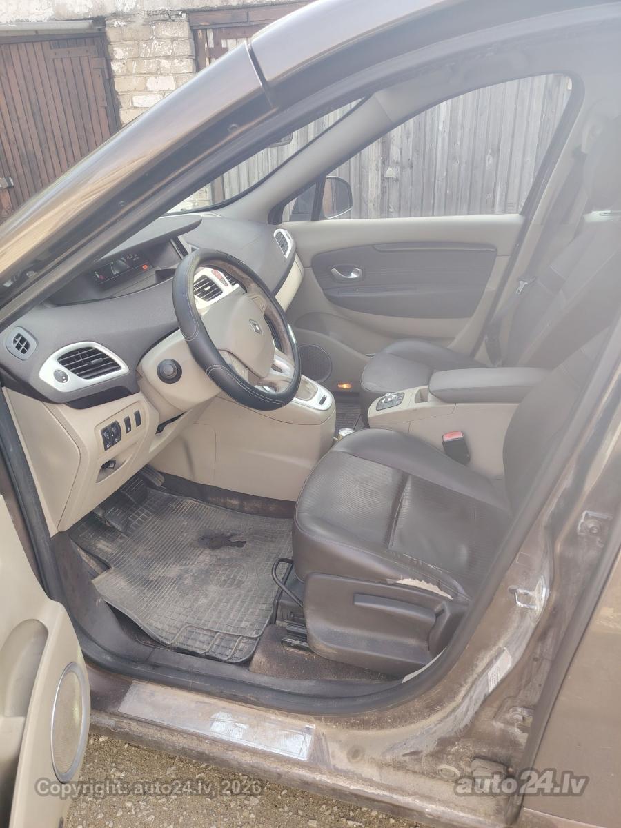 Renault Scenic 2009 Tallina, ar dzinēja tilpumu 1.90 L un nobraukumu 0 tūkst. km par 2800 €, foto 7 vietnē AUTOMOTO.COM.LV