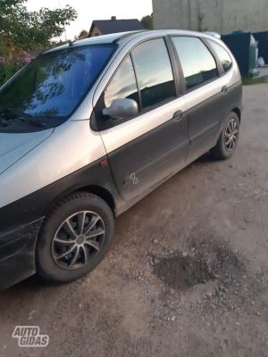Renault Scenic 2000 Viļņa, ar dzinēja tilpumu 1.60 L un nobraukumu 230 tūkst. km par 400 €, foto  vietnē AUTOMOTO.COM.LV