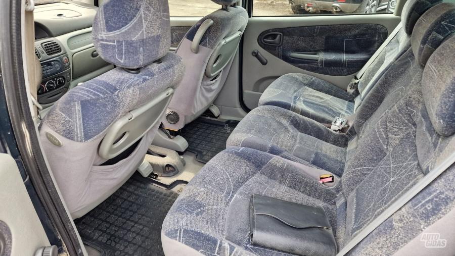 Renault Scenic 2001 Šauļi, ar dzinēja tilpumu 1.90 L un nobraukumu 250 tūkst. km par 780 €, foto 9 vietnē AUTOMOTO.COM.LV