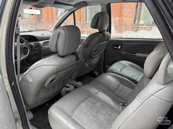 Renault Scenic 2002 Kauņa, ar dzinēja tilpumu 2.00 L un nobraukumu 300 tūkst. km par 700 €, foto 5 vietnē AUTOMOTO.COM.LV