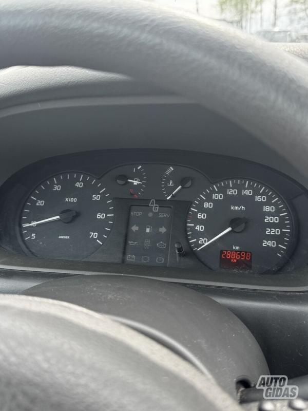 Renault Scenic 2002 Klaipėda, ar dzinēja tilpumu 1.90 L un nobraukumu 289 tūkst. km par 650 €, foto 9 vietnē AUTOMOTO.COM.LV