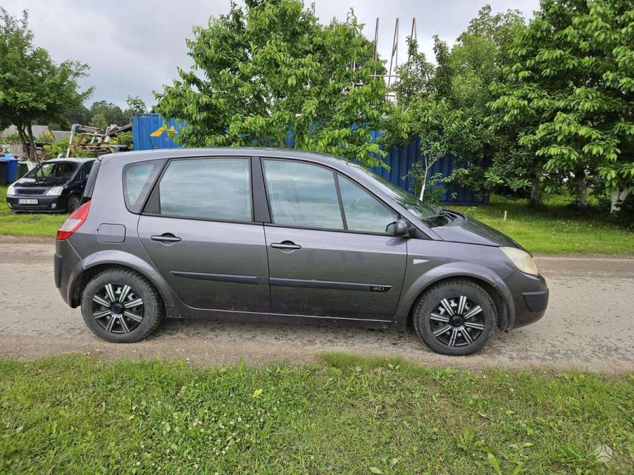 Renault Scenic 2003 Prienai, ar dzinēja tilpumu 1.46 L un nobraukumu 233 tūkst. km par 700 €, foto 5 vietnē AUTOMOTO.COM.LV