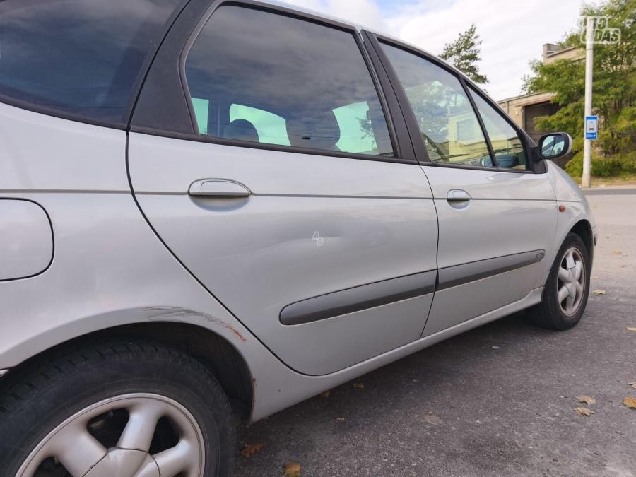 Renault Scenic 2003 Kauņa, ar dzinēja tilpumu 1.60 L un nobraukumu 182 tūkst. km par 350 €, foto 8 vietnē AUTOMOTO.COM.LV