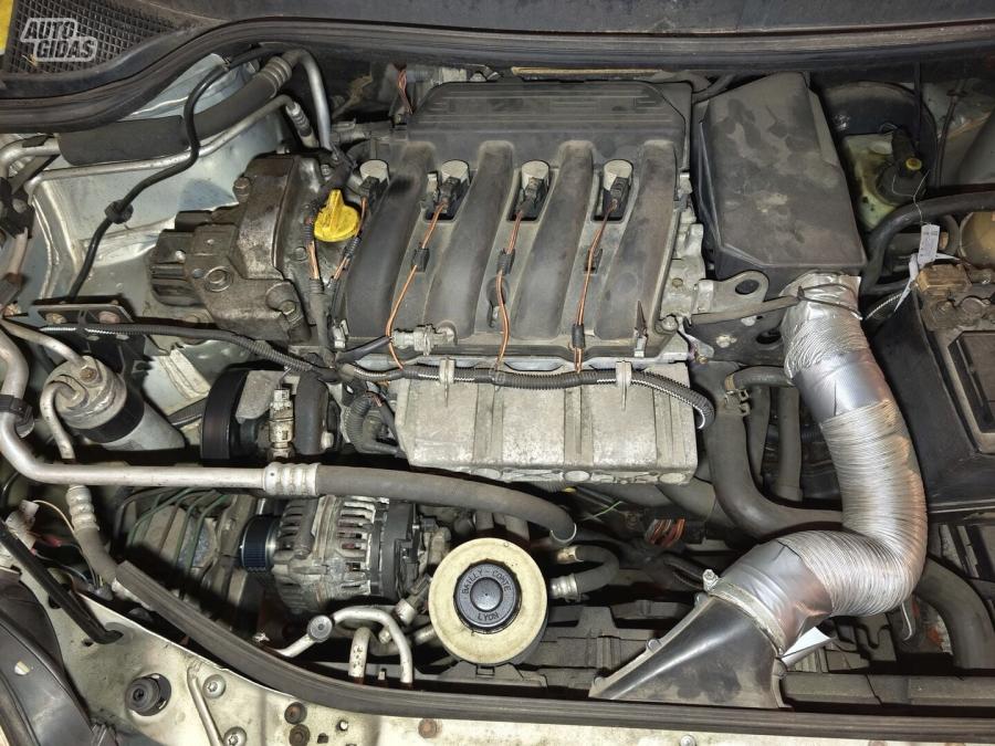 Renault Scenic 2003 Kauņa, ar dzinēja tilpumu 1.60 L un nobraukumu 182 tūkst. km par 350 €, foto 16 vietnē AUTOMOTO.COM.LV