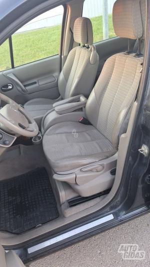 Renault Scenic 2007 in Panevezys, with an engine capacity of 1.90 L and mileage of 287 thousand km for 690 €, photo 8 on AUTOMOTO.COM.LV