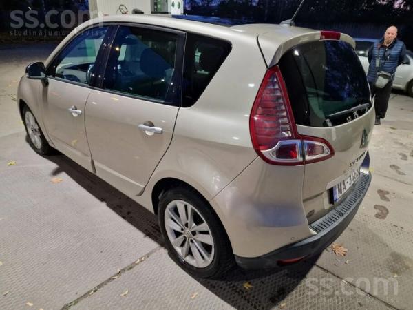 Renault Scenic 2011 Rīga, ar dzinēja tilpumu 2.00 L un nobraukumu 289 tūkst. km par 4370 €, foto 4 vietnē AUTOMOTO.COM.LV