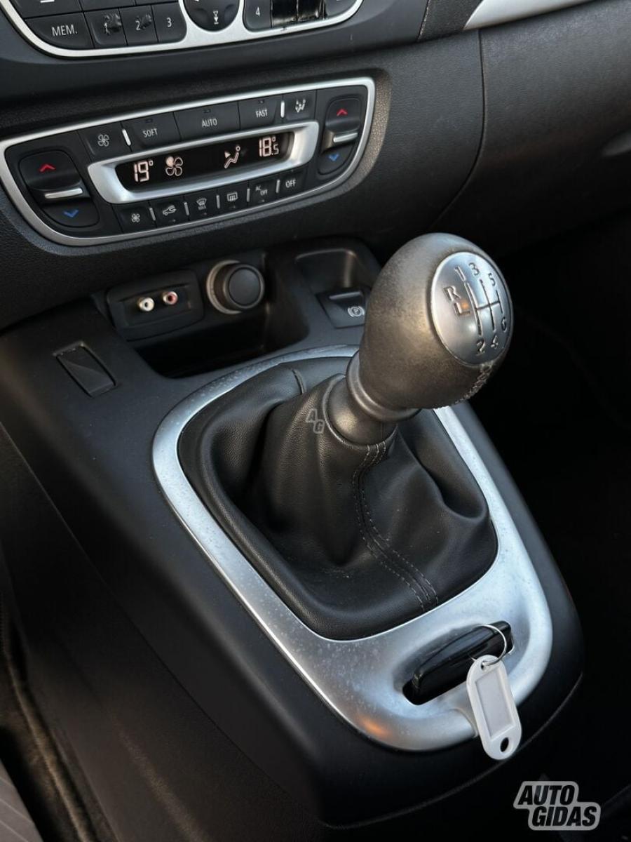 Renault Scenic 2011 Klaipėda, ar dzinēja tilpumu 1.50 L un nobraukumu 271 tūkst. km par 2600 €, foto 16 vietnē AUTOMOTO.COM.LV