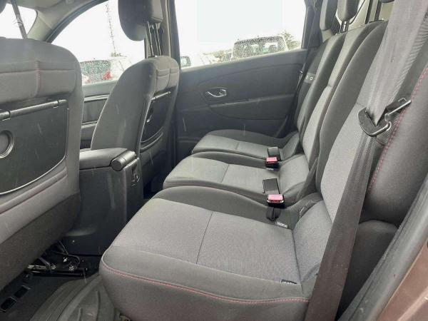 Renault Scenic 2013 Tauragė, ar dzinēja tilpumu 1.46 L un nobraukumu 210 tūkst. km par 2950 €, foto 5 vietnē AUTOMOTO.COM.LV