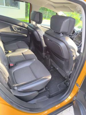 Orange Renault Scenic 2017 in Kaunas, with an engine capacity of 1.46 L and mileage of 163 thousand km for 9000 €, photo 18 on AUTOMOTO.COM.LV